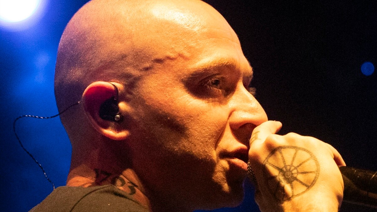 Popular Russian Rapper Fined For 'Discrediting' Country's Armed Forces