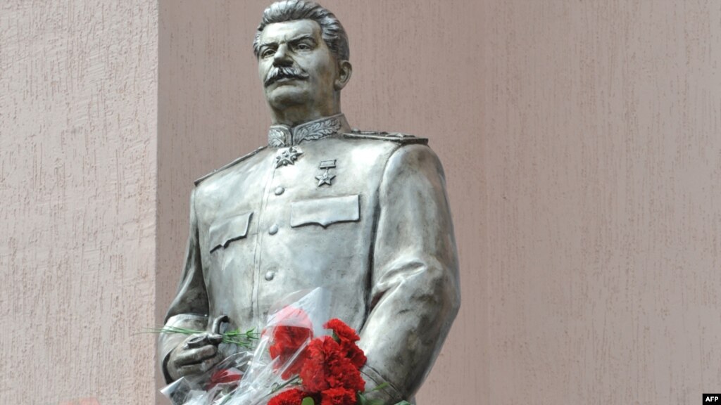 Stalin Statue Destroyed In 'Terror' Act in Ukraine