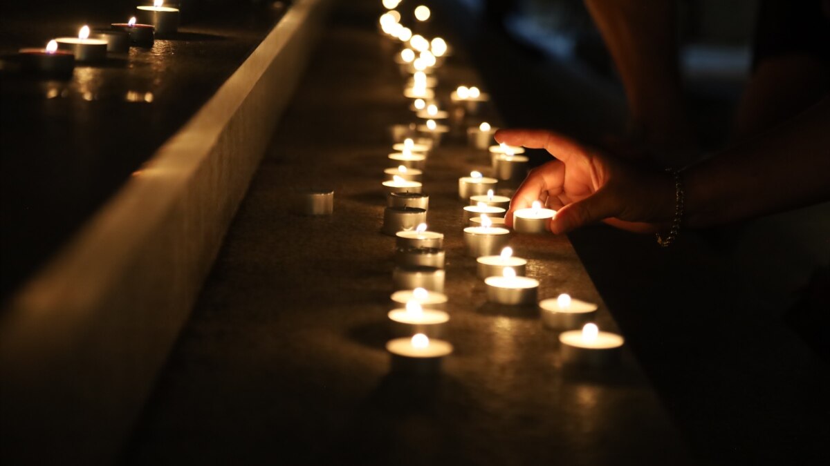 Priština: Paljenje sveća za žrtve nesreće u Hrvatskoj