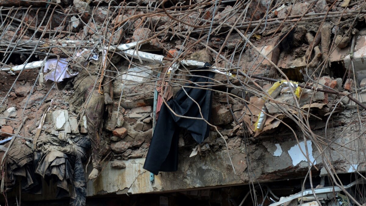Death Toll From Bangladeshi Factory Collapse Passes 700