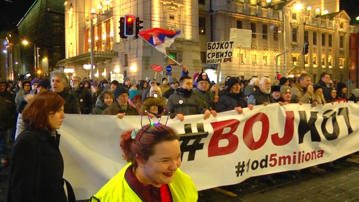 'So What:' Serbian Anti-Government March Heads To Public TV