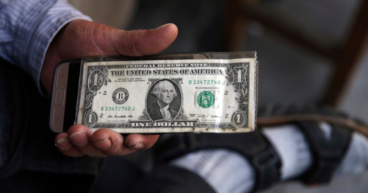 Iranian Currency In Jitters As New Sanctions Approach