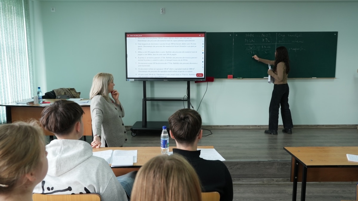 „Matematica de la egal la egal”. Liceeni, pregătiți să fie mentori ...