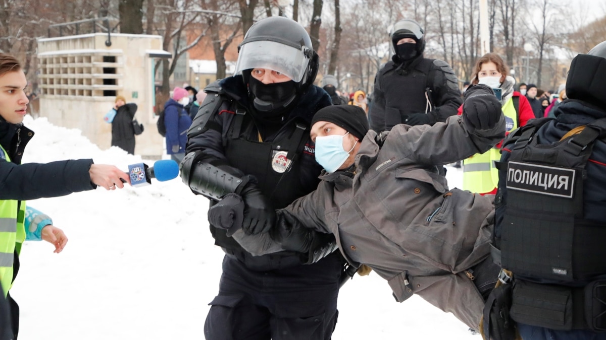 Russian Authorities Put A Target On Journalists As Opposition Protests ...