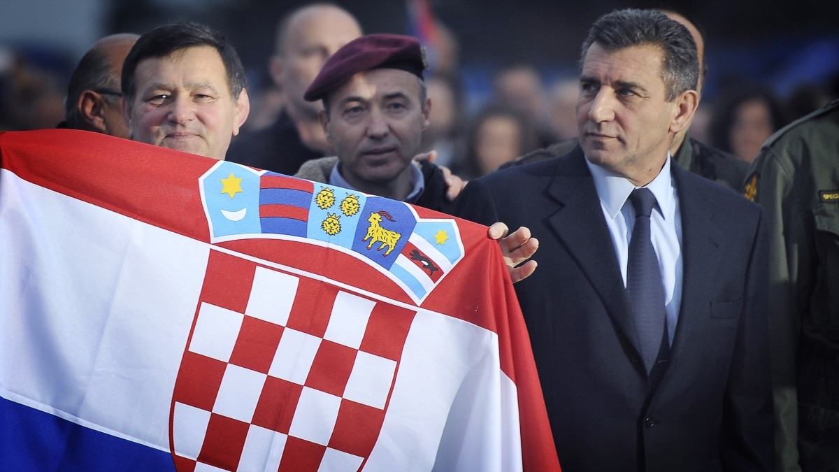 Serb Nationalists Protest Release Of Croatian Generals