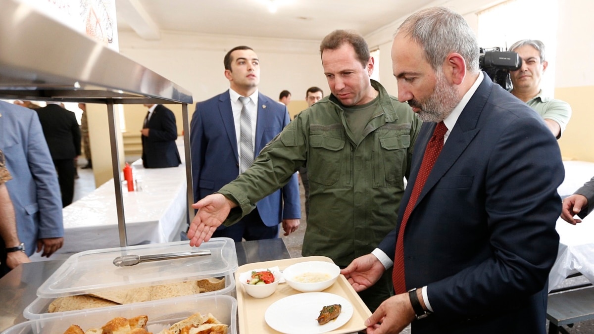 Jailed Former Defense Chief Slams Pashinian