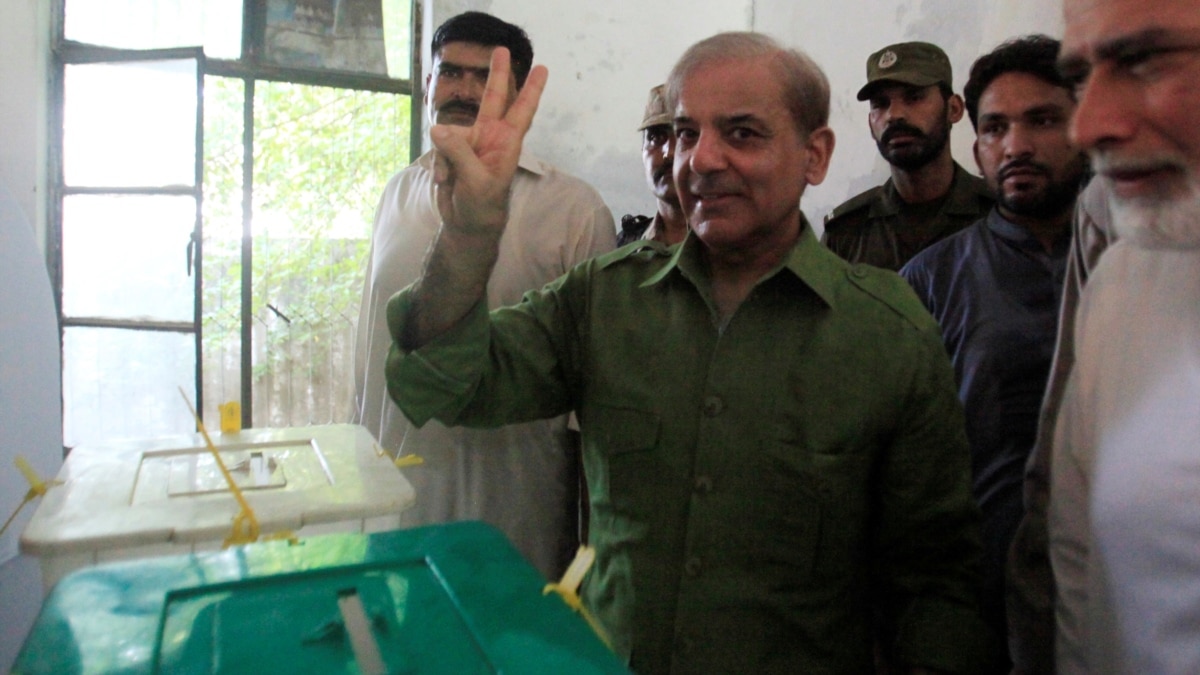 Pakistani Opposition Leader Barred From Leaving Country For Medical ...