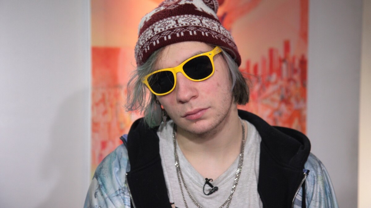 Russian Poet Gets Four Years In Prison For Reciting Verses Against ...