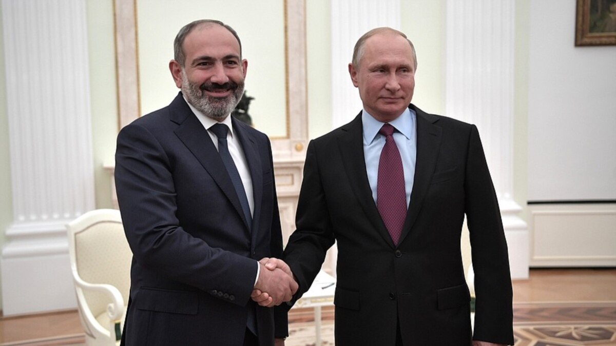 Putin, Armenian Prime Minister Meet In Moscow, Praise State Of Relations