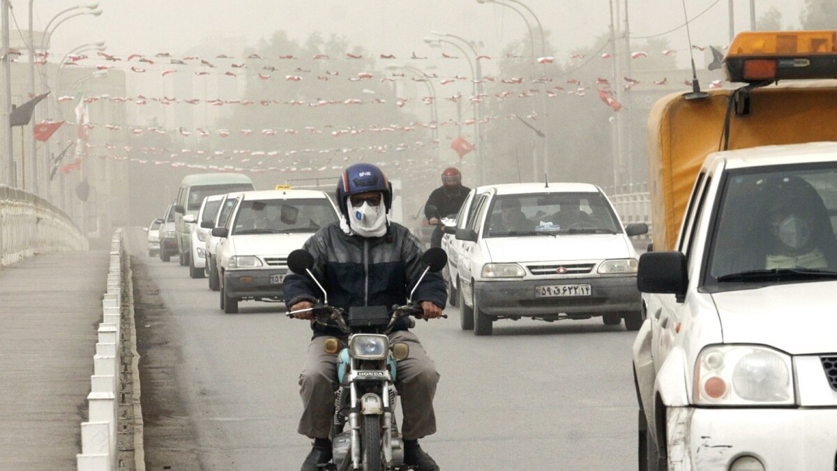 Heavy Air Pollution Closes Schools In Major Iranian Cities