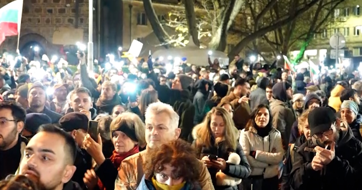 Bulgarians Hold Mass Protest Against 'Absurd' Budget Plan