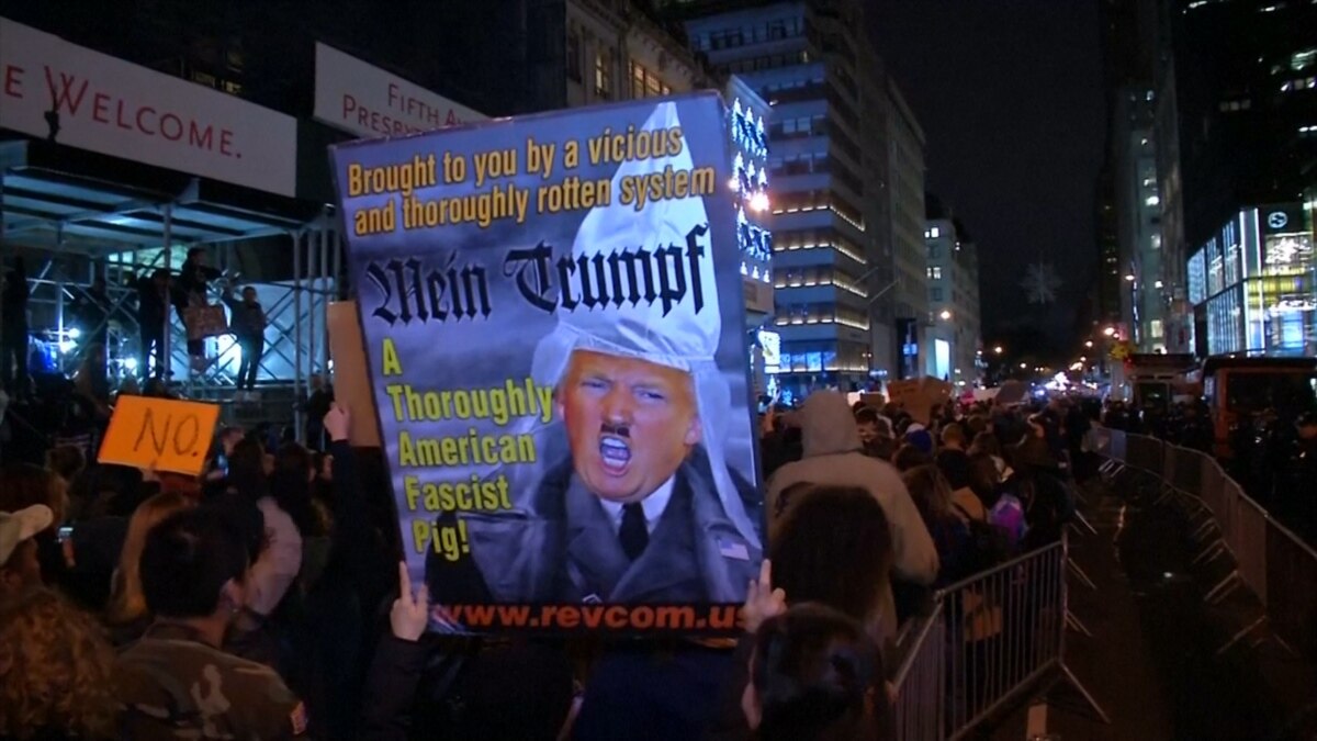 Thousands March In Chicago As Protests Over Trump's Election Continue