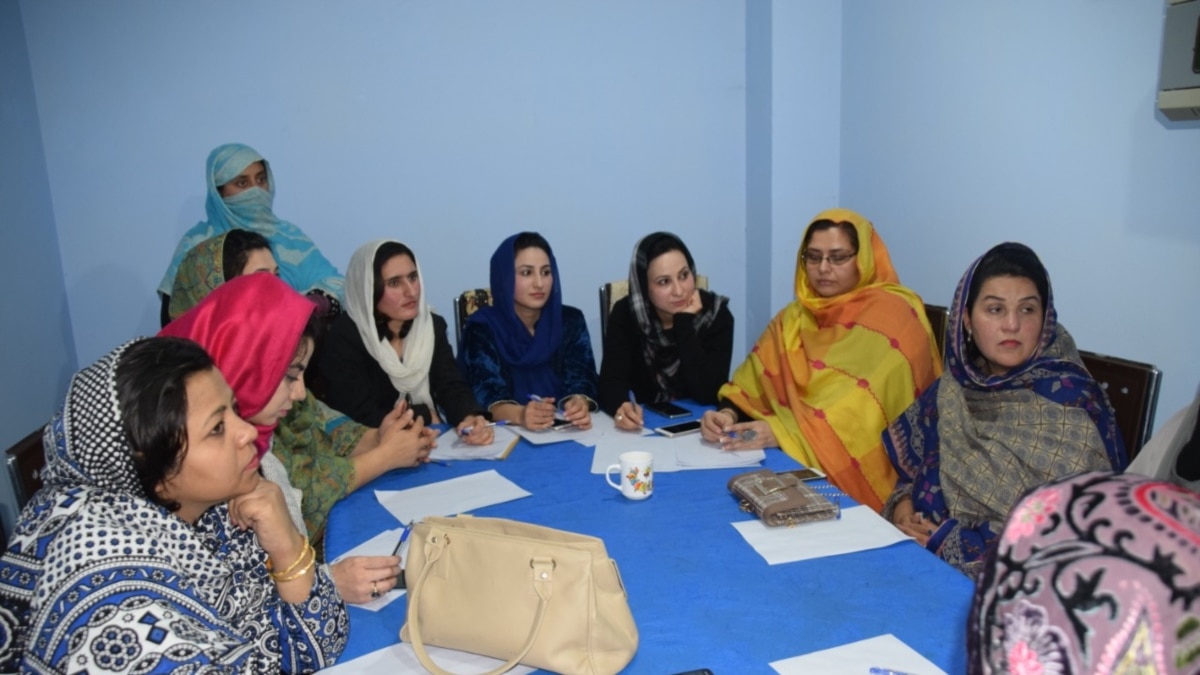 Pakistani Female Journalists Face 'Coordinated' Campaign Of Online Threats