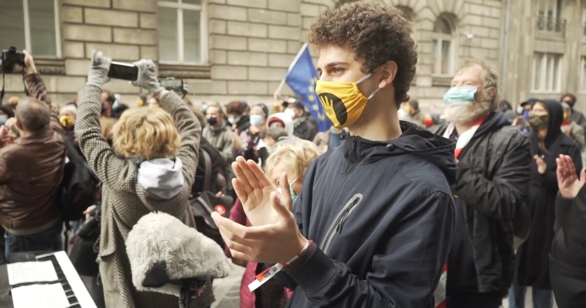 Students, Artists Protest Government's Takeover Of Famed Hungarian Film ...