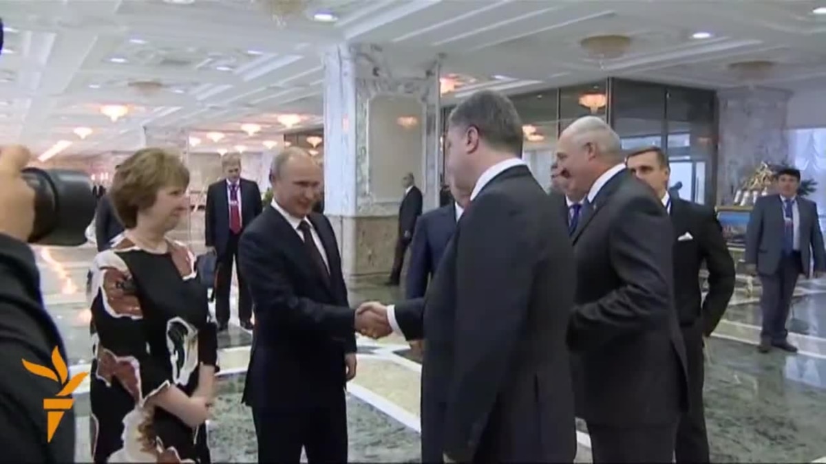 Putin, Poroshenko Shake Hands At Minsk Summit