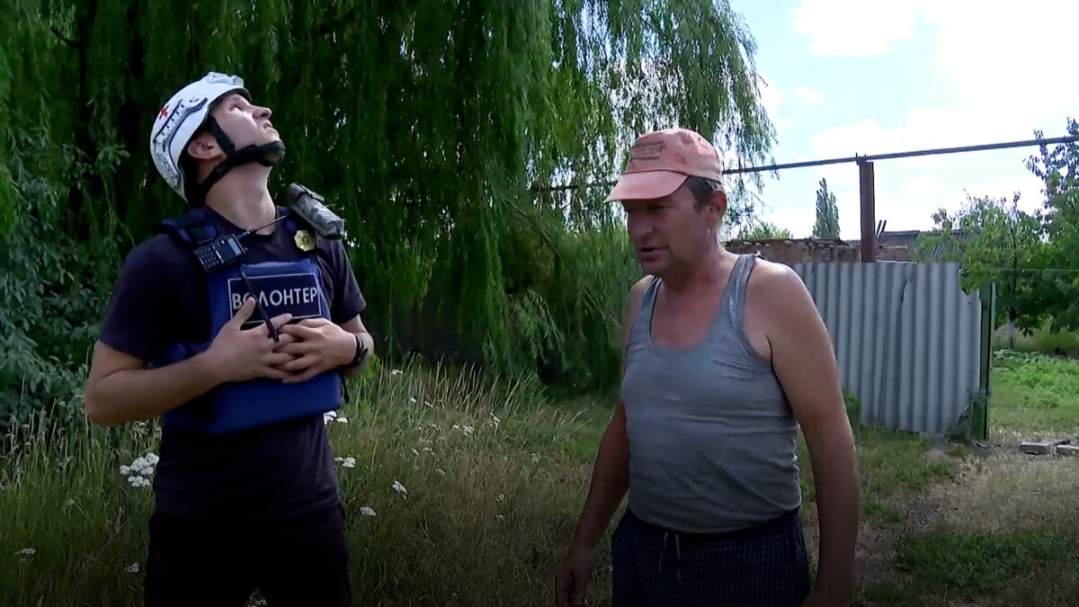 As Ukrainian Volunteers Try To Evacuate Siversk, RFE/RL Journalists ...