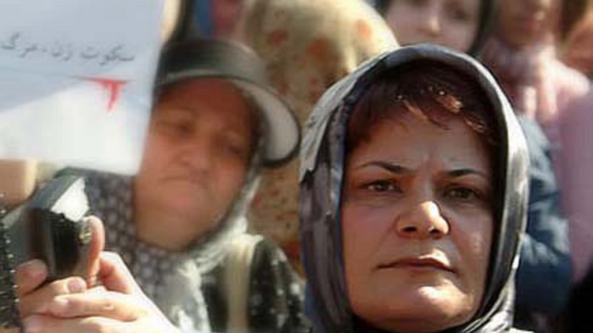 Two Iranian Activists Win Press Freedom Awards
