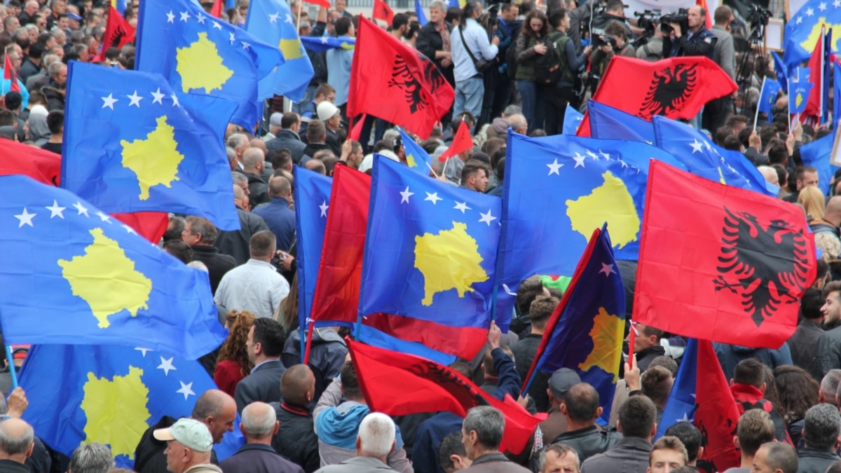 Bashkimi kombëtar si mjet kërcënimi