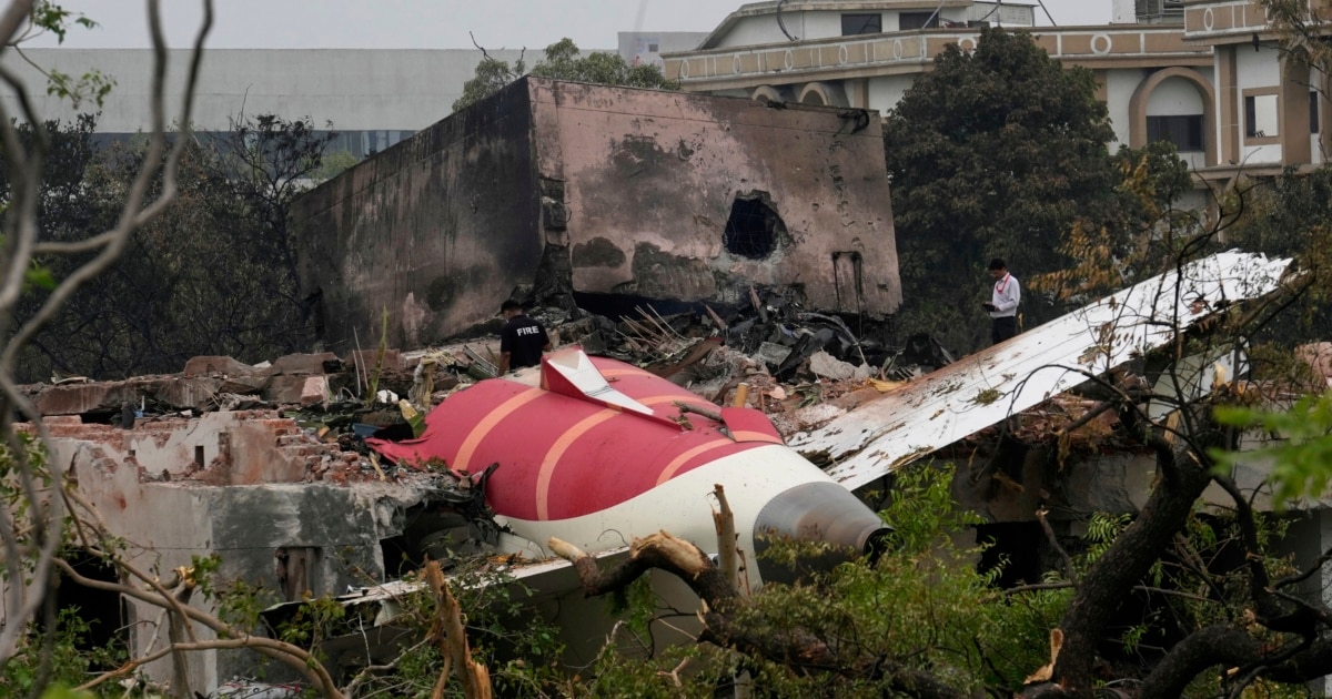 A fost găsită cutia neagră a avionului prăbușit în India