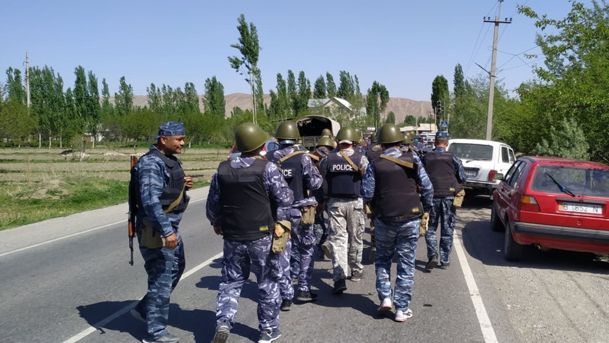Kyrgyz, Tajik Officials Reach Agreement On Troop Pullback, Truce After Deadly Border Clashes