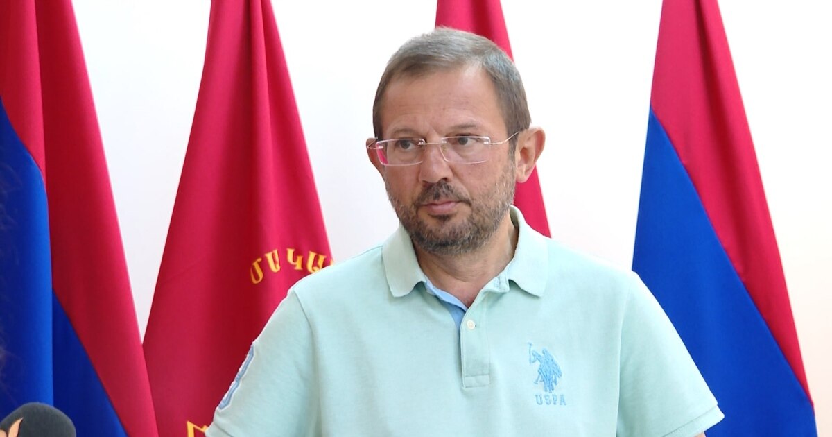 Opposition Lawmaker Decries ‘Illegal’ Phone Confiscation
