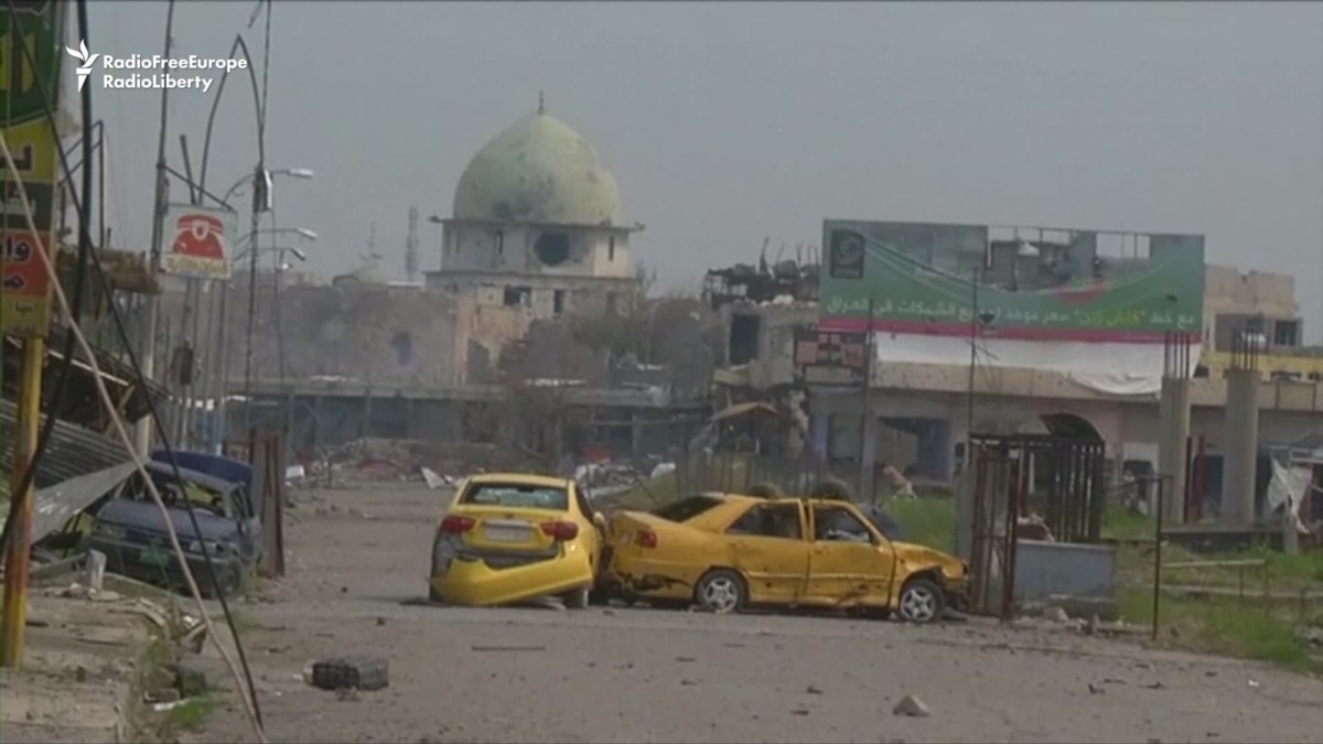 Street Fighting Near Landmark Mosul Mosque