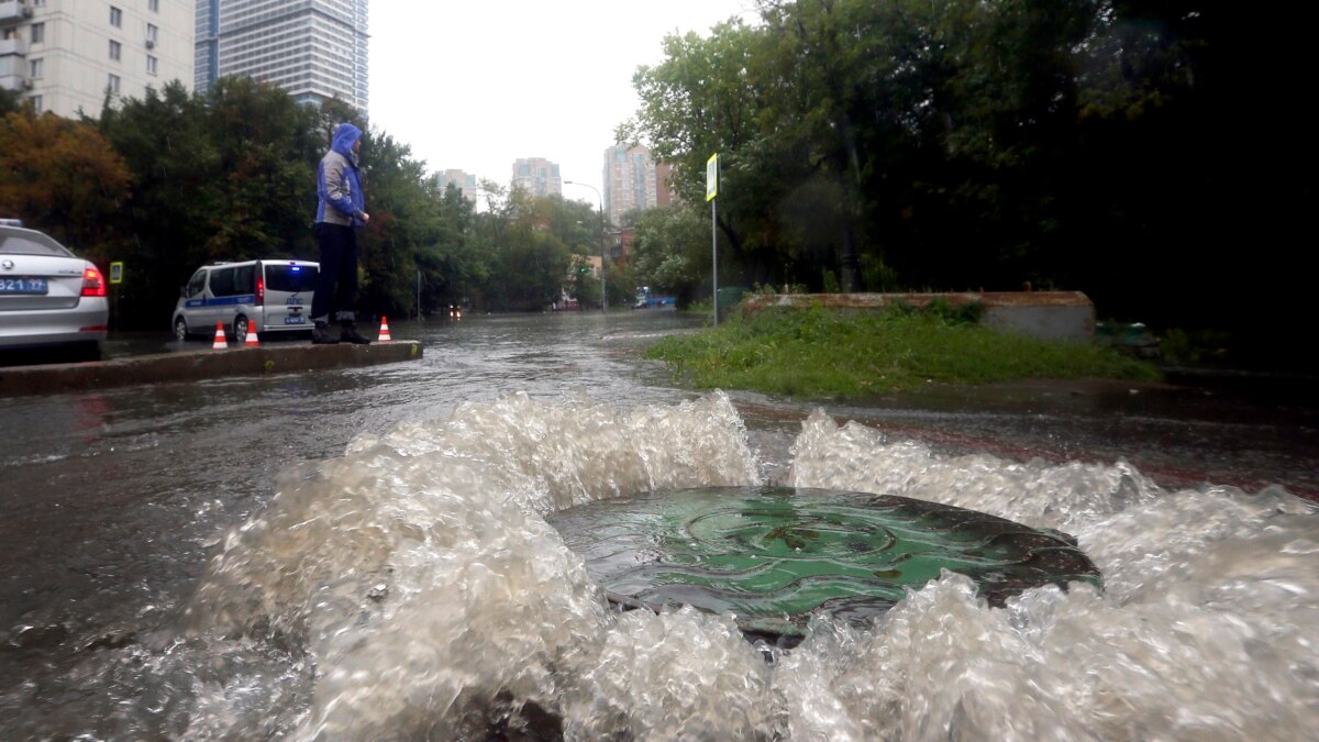 Tour Of Moscow's Sewer Tunnels Ends In At Least Four Deaths After Heavy ...
