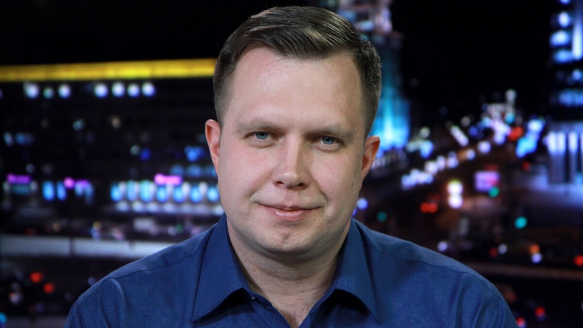 Top Navalny Campaign Activist 'Attacked' With 'Steel Pipe' In Moscow