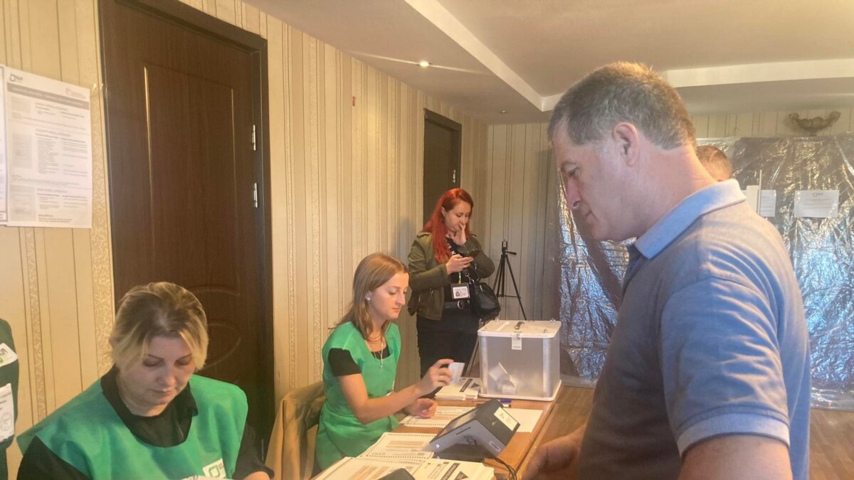 სენაკში შუალედური არჩევნები ტარდება