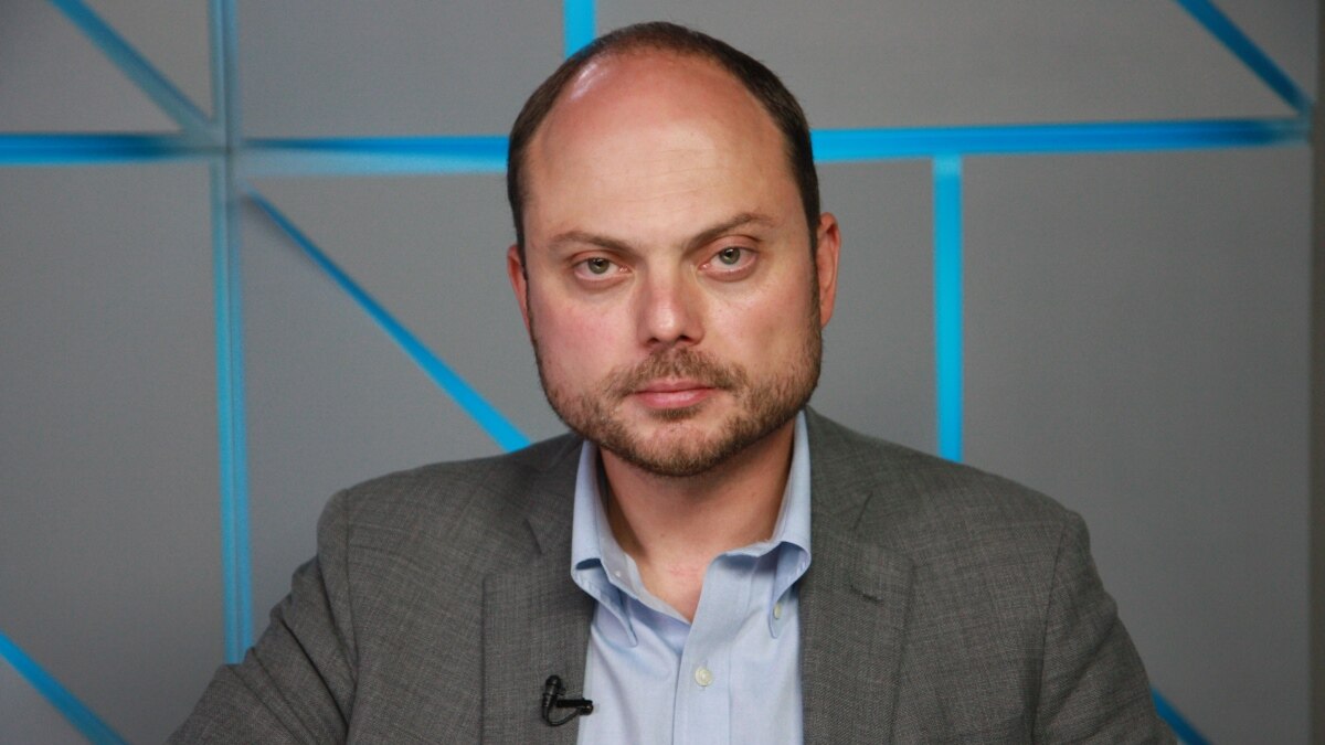 Кой е Владимир Кара-Мурза, когото Москва осъди на 25 години затвор