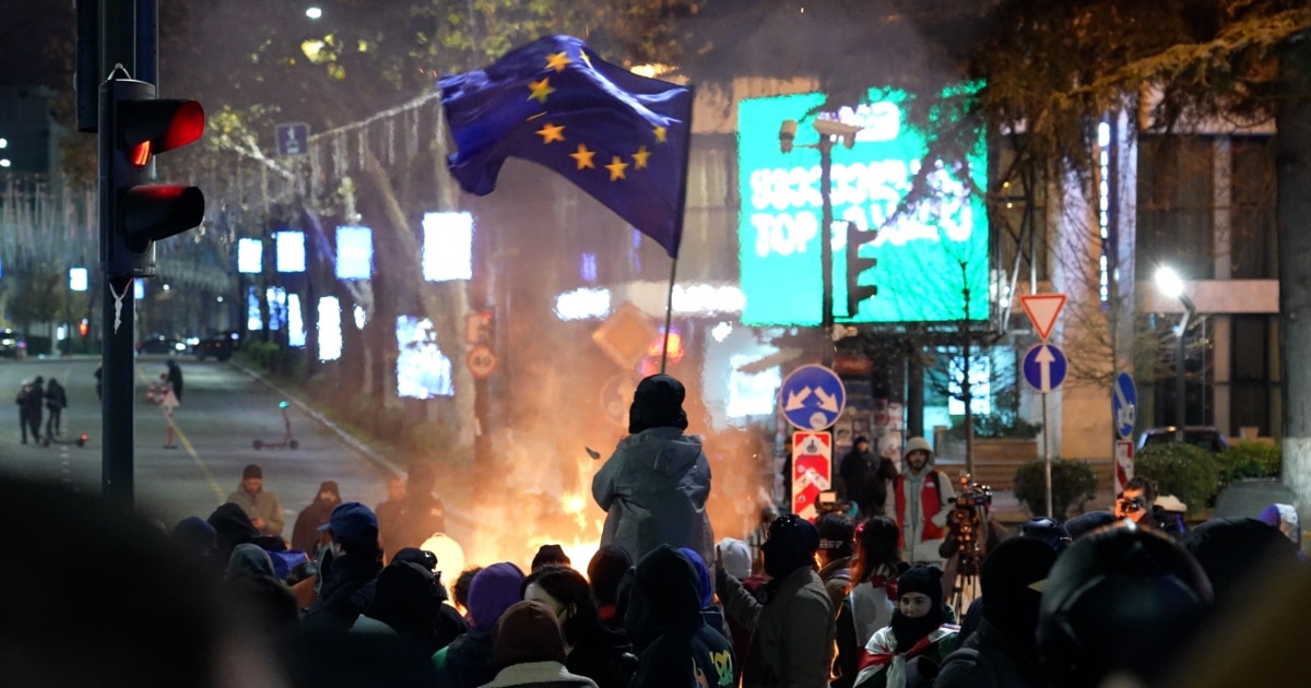 „Sunt aici pentru viitorul meu”: Studenții georgieni protestează după ...