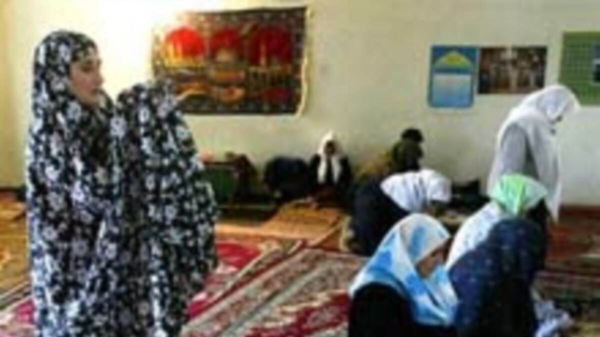 World: Forum Examines Advances For Women, Focuses On Muslim Societies