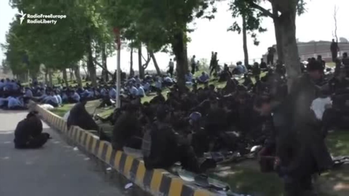 Pakistan Deploys More Forces To Deal With Protesters In Capital