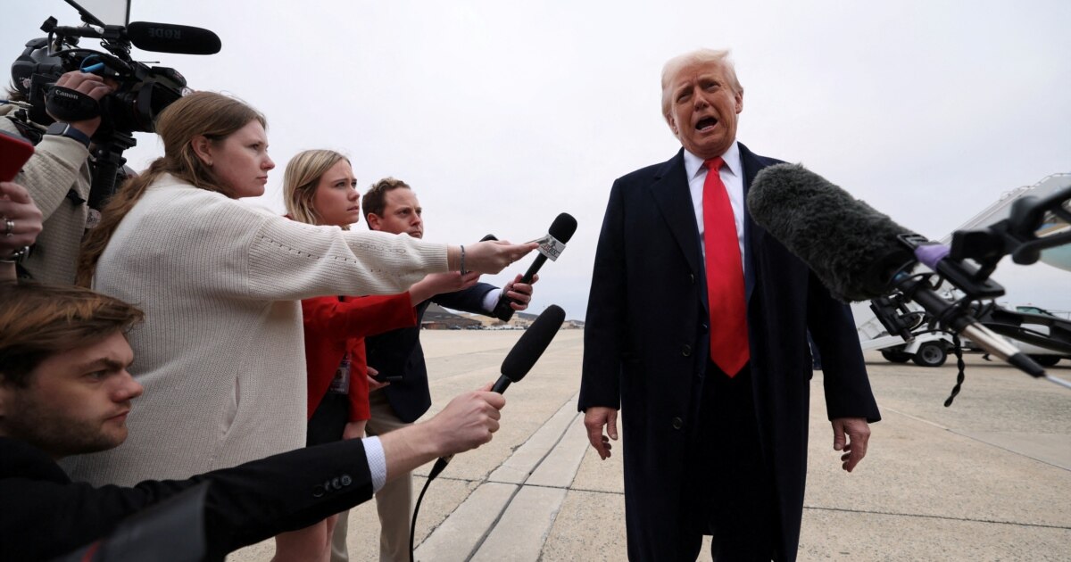 Trump naredio napade na jemenske Hute i upozorava Iran