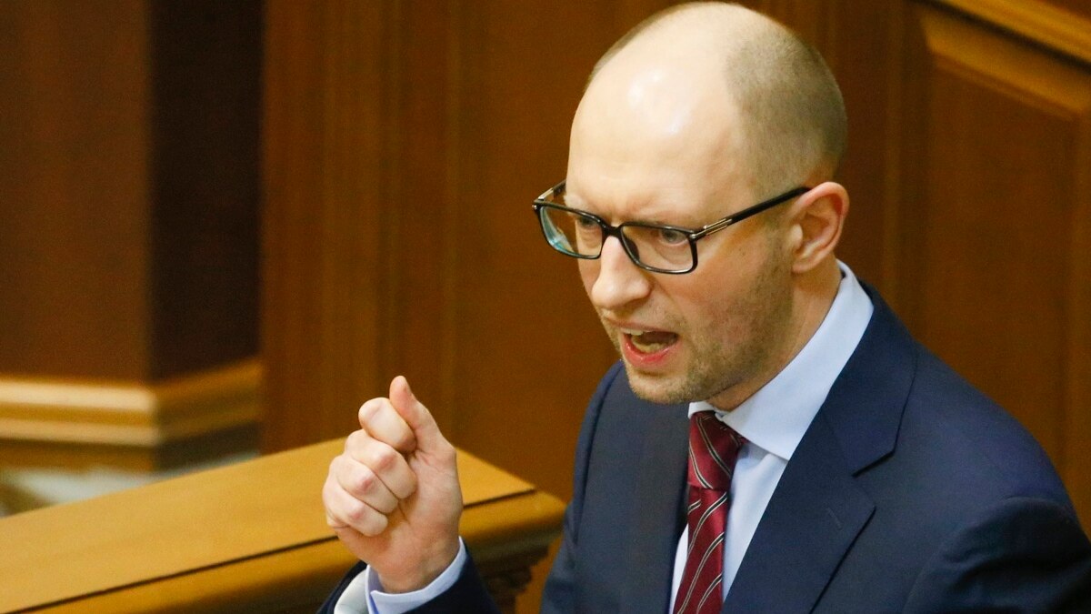 Crimean Parliament Fires Government, Sets Autonomy Referendum