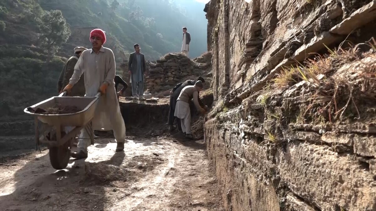Archaeologists Uncover 2,000-Year-Old Buddhist Site In Pakistan