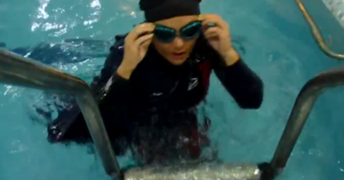 Female Iranian Athlete Bucking Official Tide Over 'Record' Swim