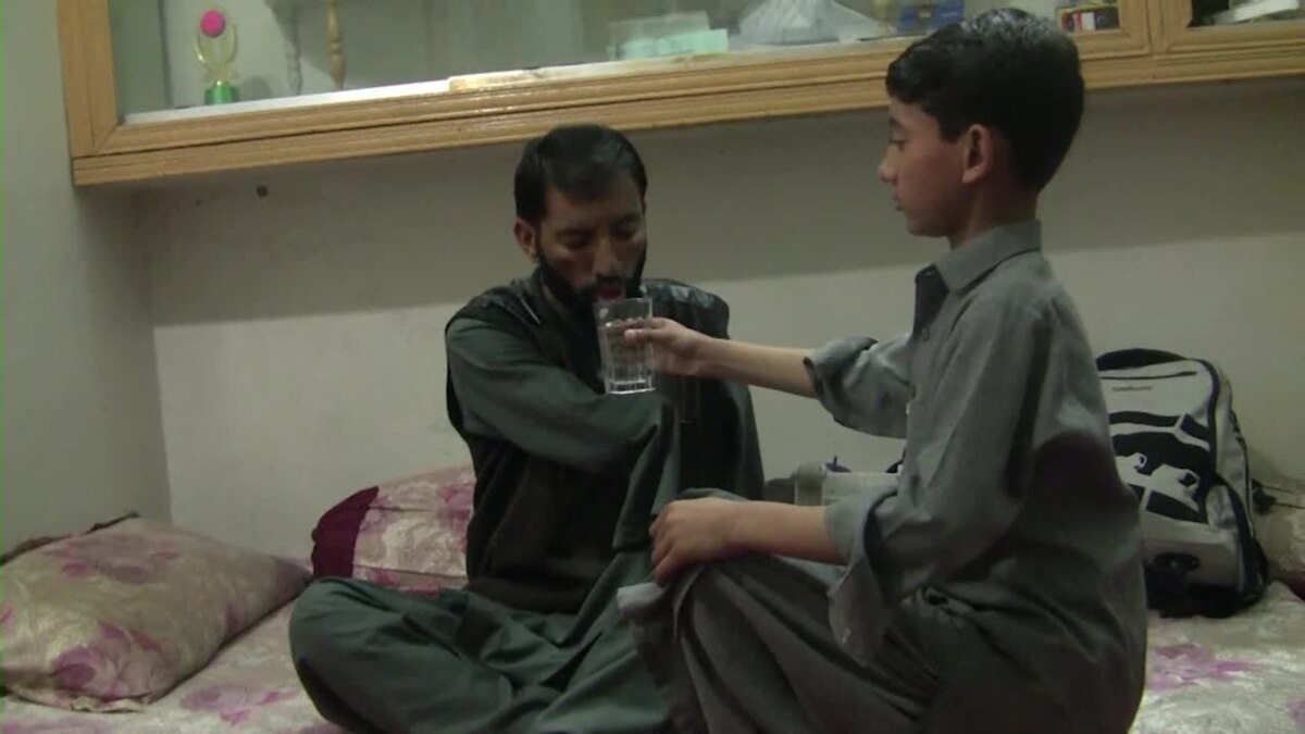 Help Arrives For Desperate Pakistani Bombing Victim's Family