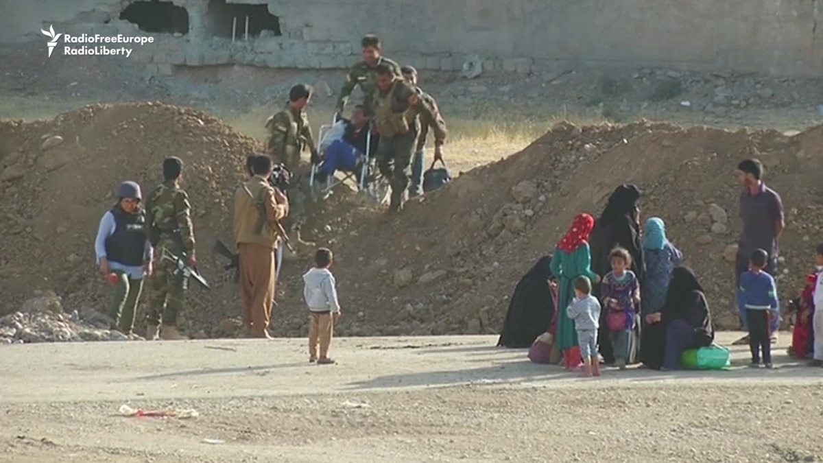 Iraqi Civilians Flee Toward Liberating Forces