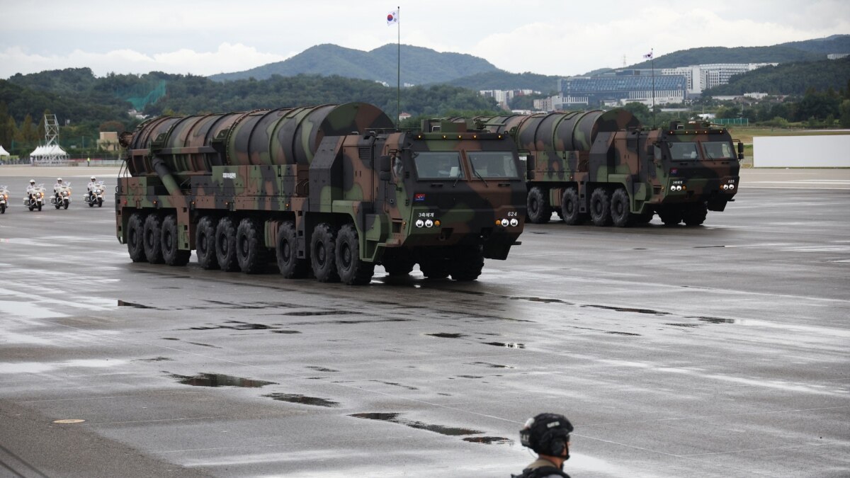 Koreja e Jugut shfaq raketën që mund të shkatërrojë bunkerët ... Koreja e Jugut shfaq raketën që mund të shkatërrojë bunkerët ...