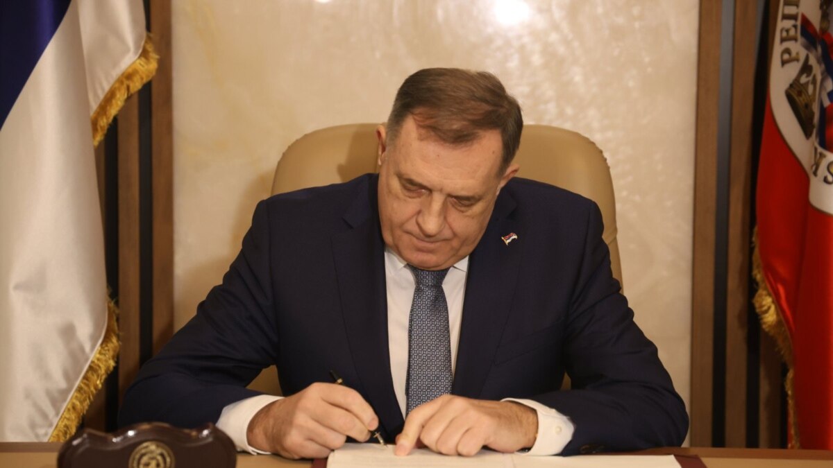 Dodik dekreton ligjet jokushtetuese në RS