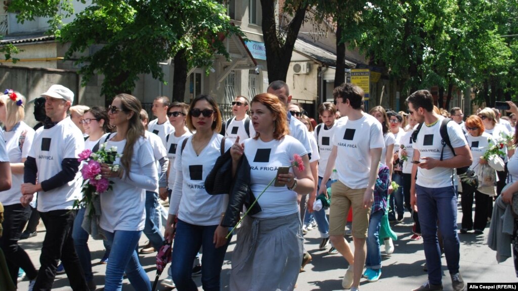 Moldovan Police Halt LGBT March After Attacks By Counterprotesters