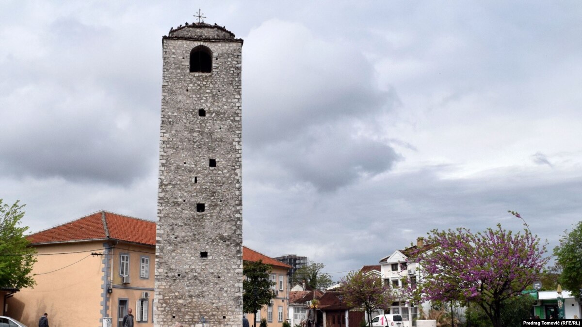 Sahat kula u Podgorici i 'sumnjivi' krst