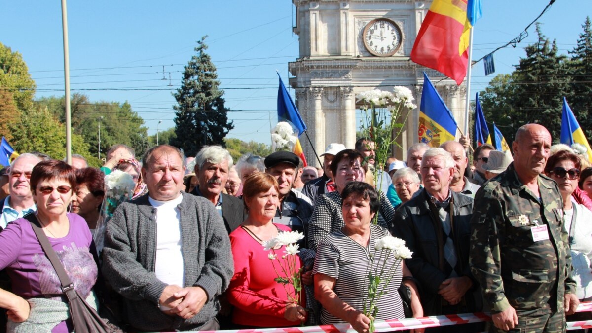 Large Antigovernment Protest Held In Moldova's Capital