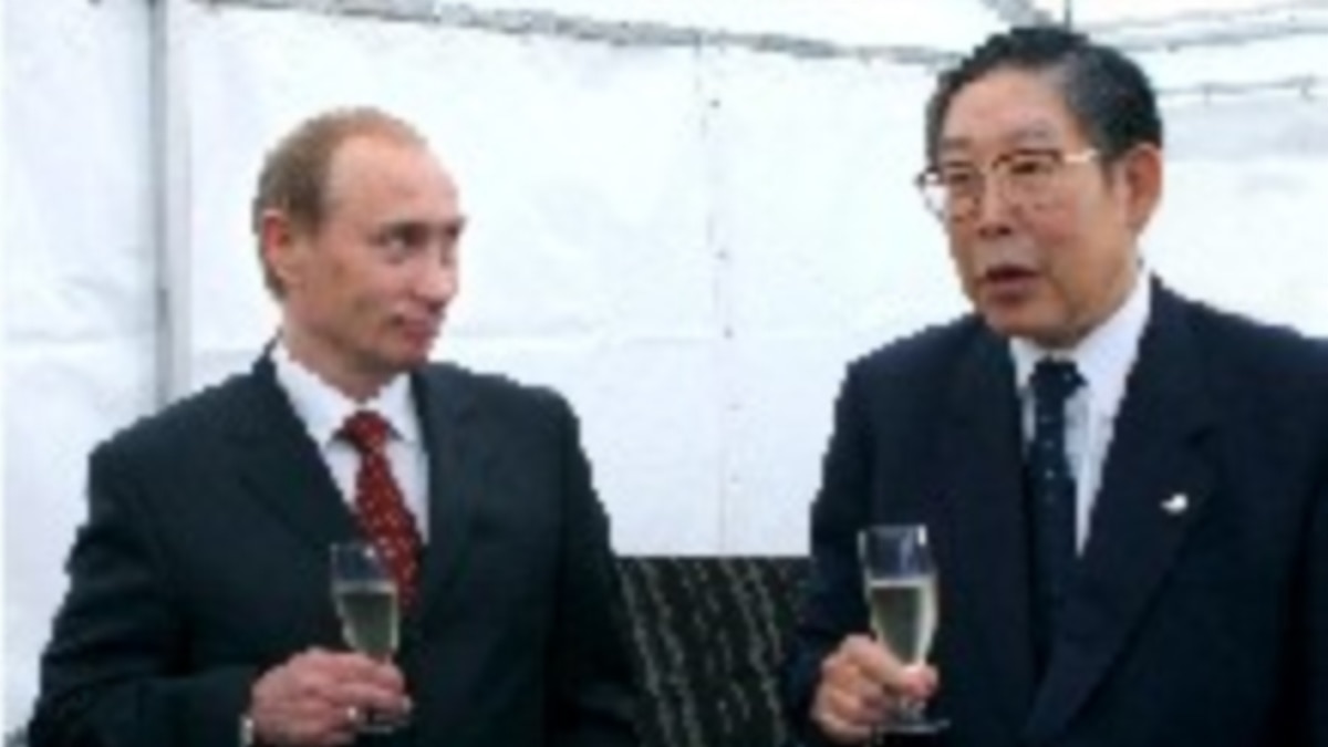 Russia: Putin Seeks Breakthrough Agreement With Japan