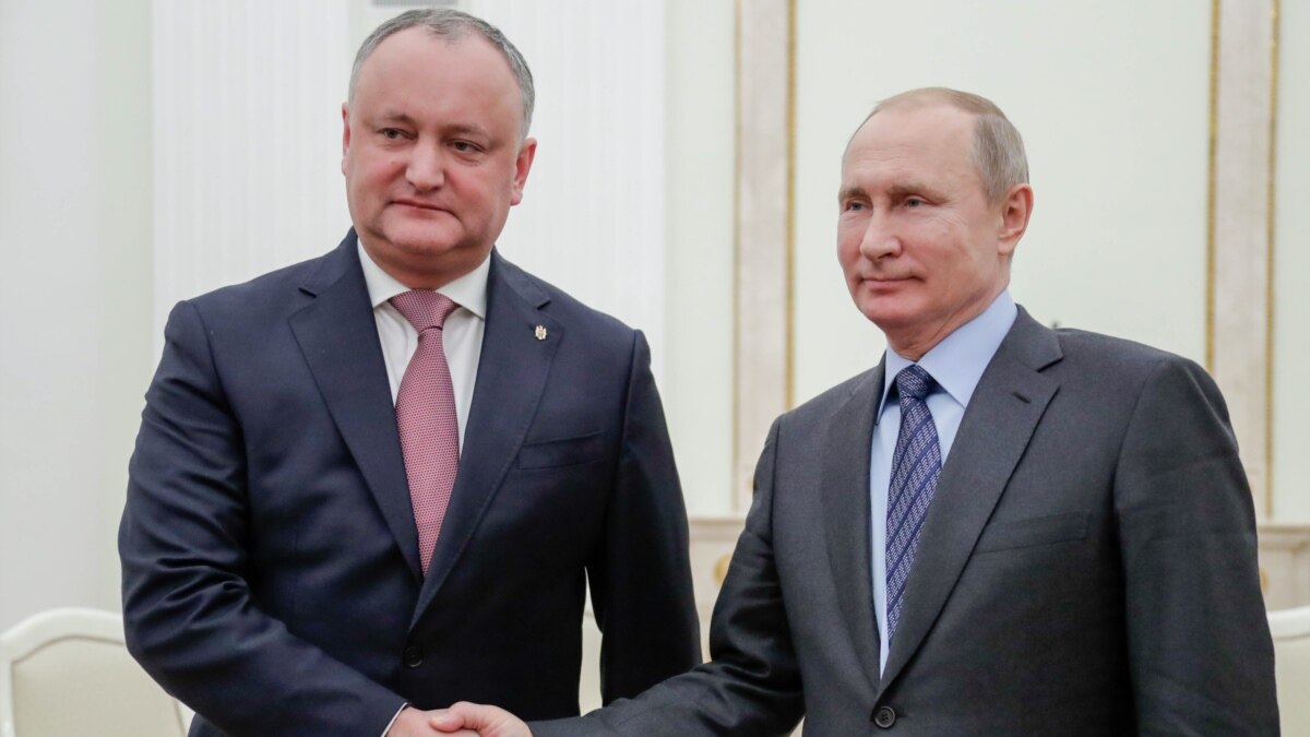 Putin Supports Moldova's President Amid Political Crisis