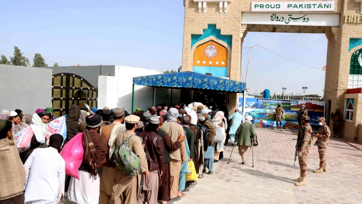 Pakistan Reopens Key Border Crossing With Afghanistan