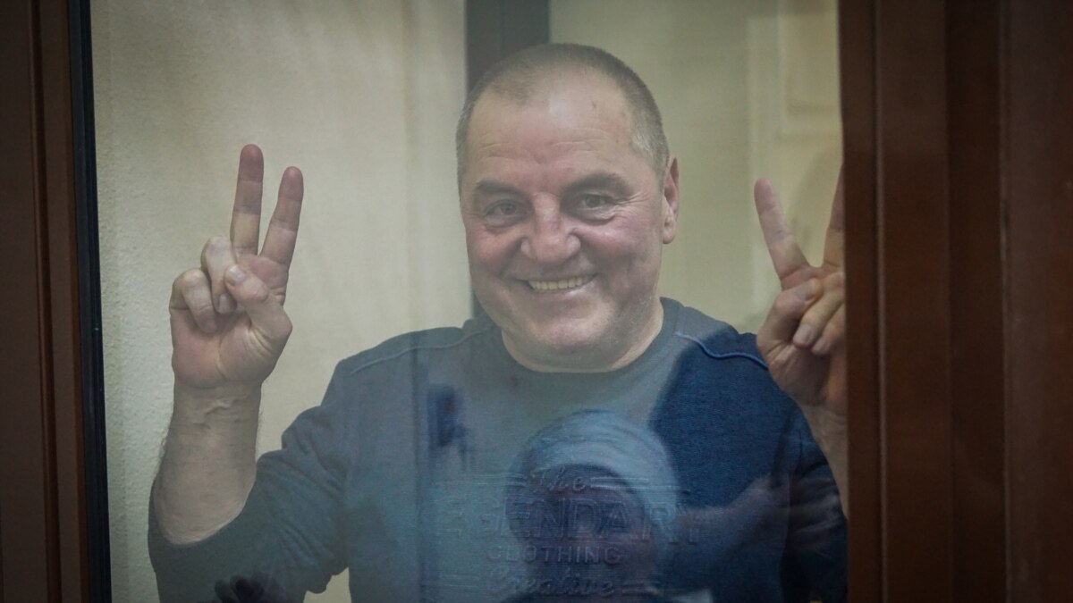 Court In Russia Annexed Crimea Releases Crimean Tatar Activist On Trial