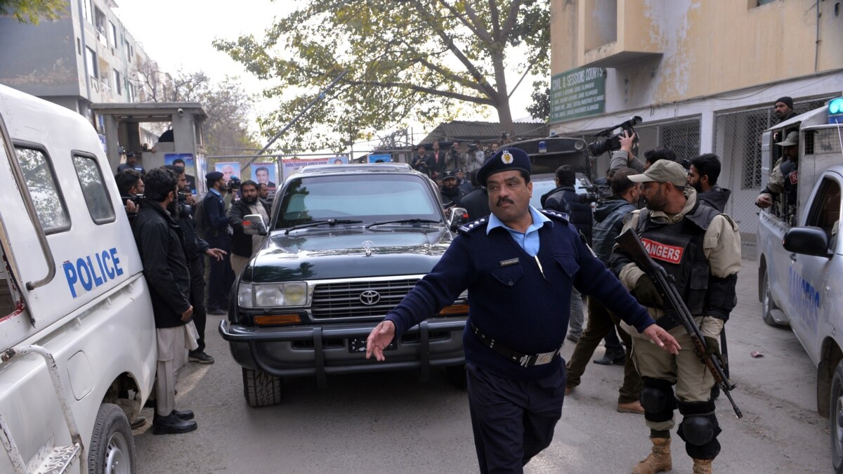 Pakistan Court Orders Ex-CIA Agent, Lawyer Be Charged