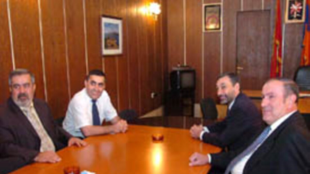 Ter-Petrosian, Dashnaks Agree On ‘Civilized Struggle’ In Historic Talks